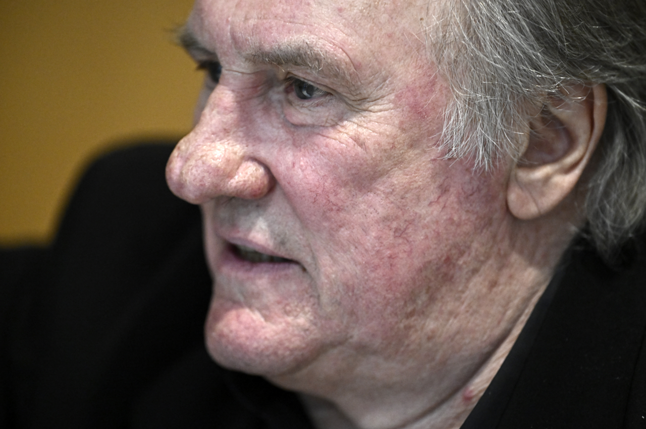 Découvrez Magda Vavrusova, alliée de Depardieu au procès - Streetart Paris