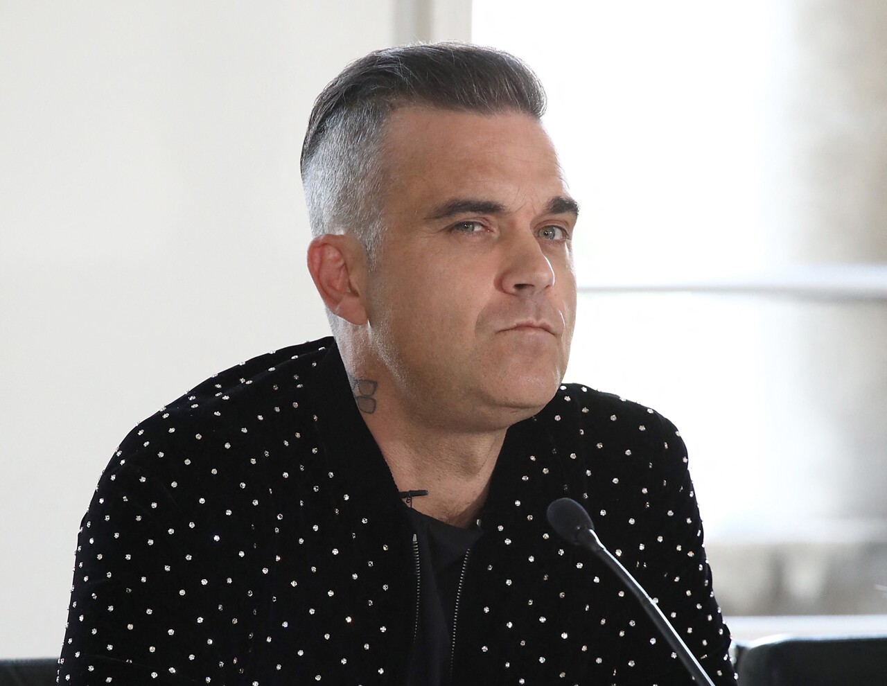 Robbie Williams atteint du scorbut : découvrez pourquoi ! - Streetart Paris