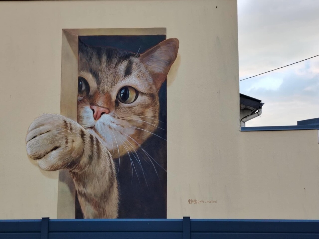 Découvrez l'énigmatique chat géant de Sanvic ! - Streetart Paris