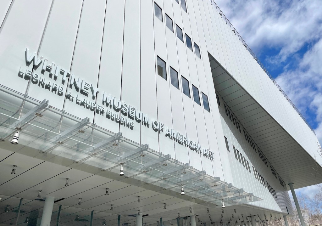 Tragédie au Musée Whitney : Un Saut Mortel - Streetart Paris