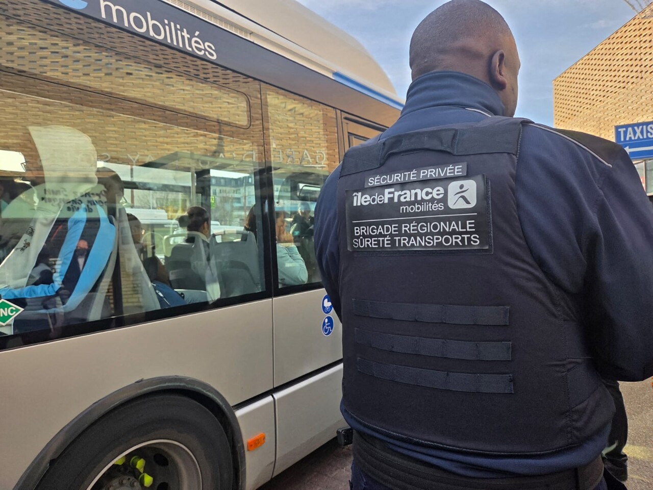 La BRT veille : sécurité renforcée en Île-de-France - Streetart Paris